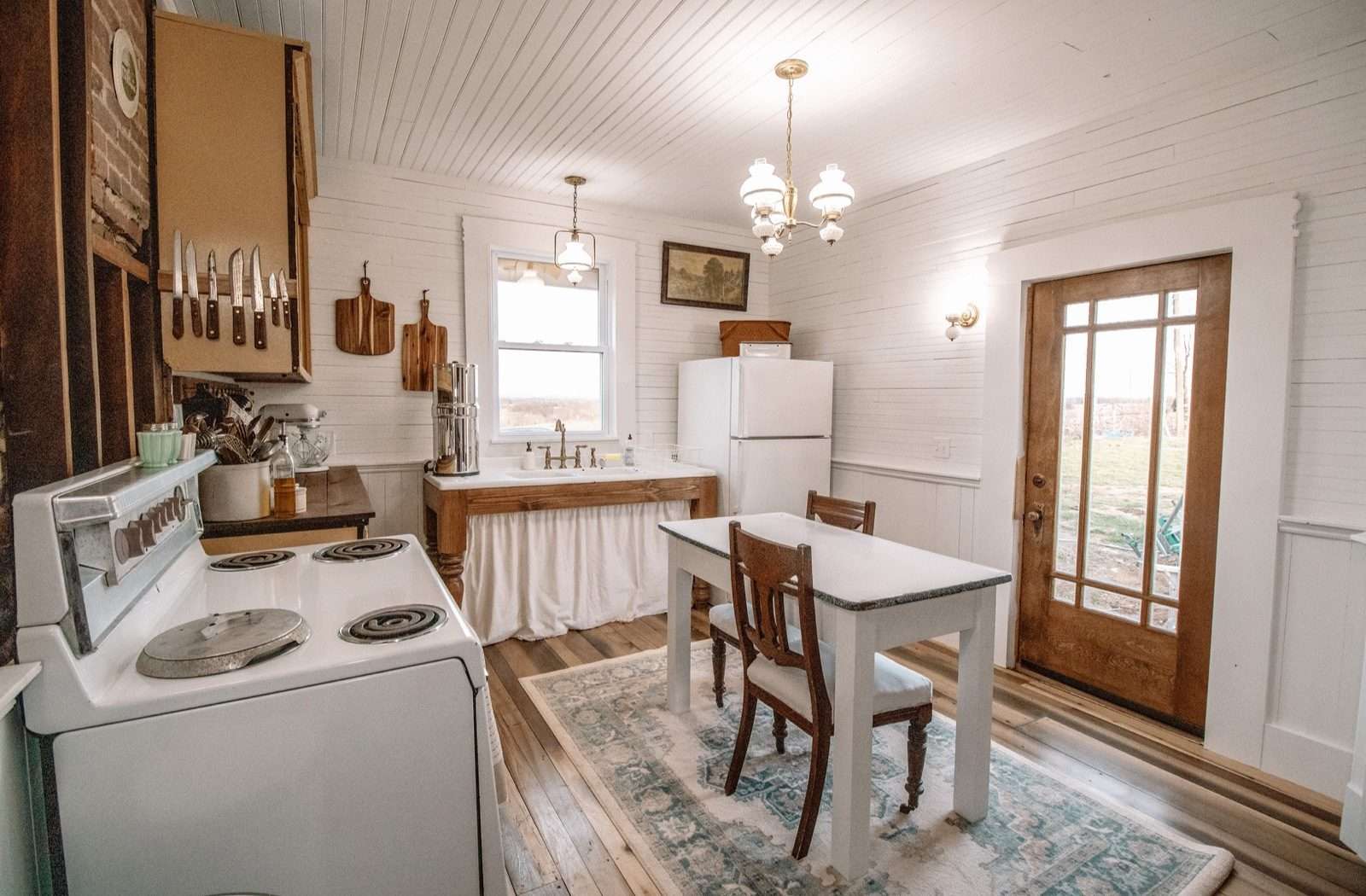 Vintage Farmhouse Kitchen Reveal