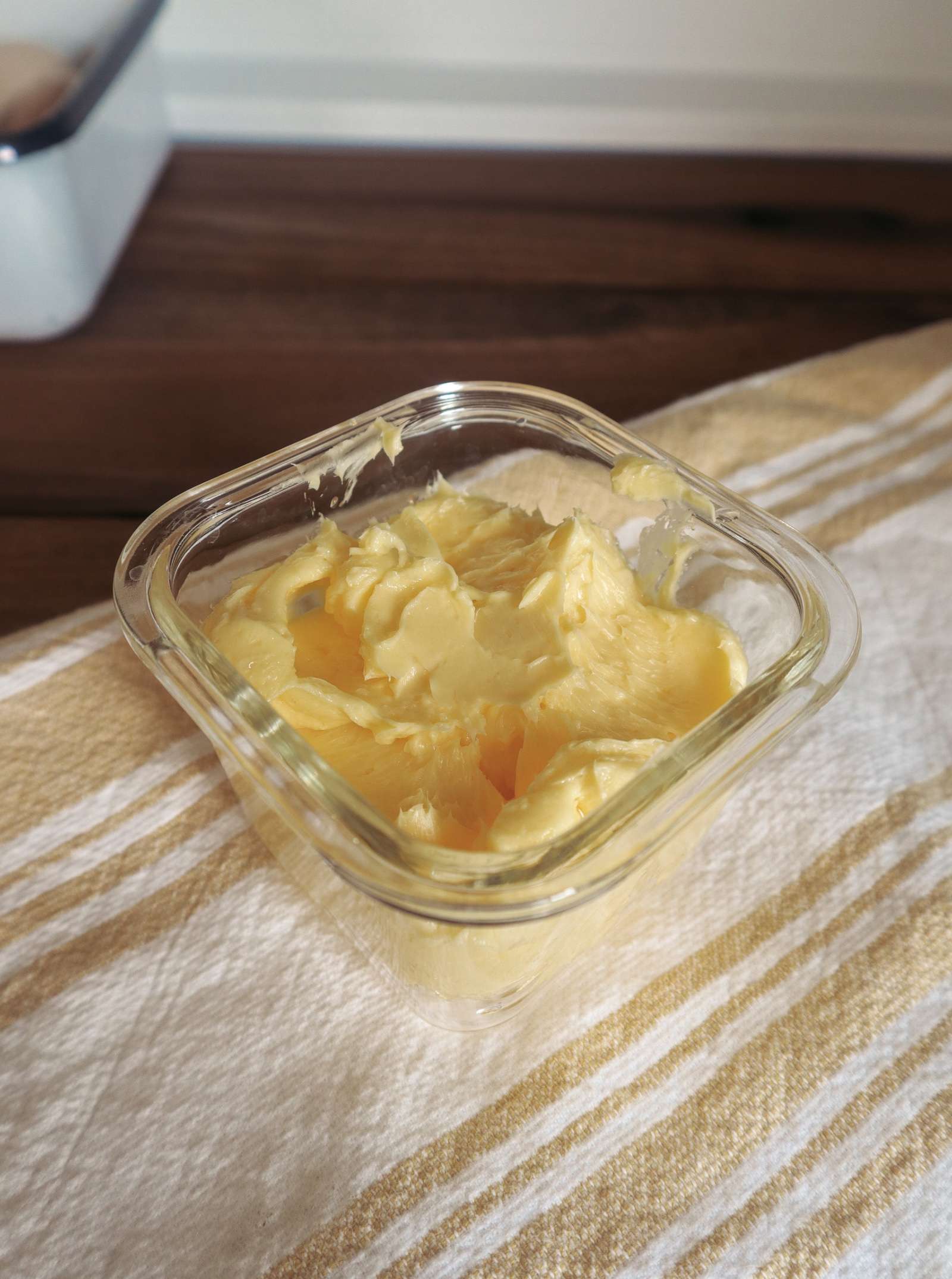 From Farm to Table: How to Make Homemade Raw Butter